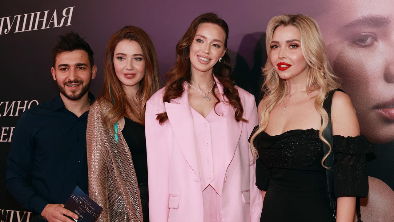 StarHit: 30-летняя модель Анастасия Костенко задолжала налоговой 1,6 млн рублей - Страсти