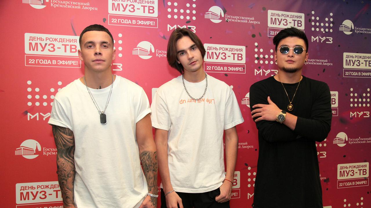 «Своеобразное представление о музыке»: почему распалась группа MBAND: Новости: НАШ ШОУБИЗ - Страсти